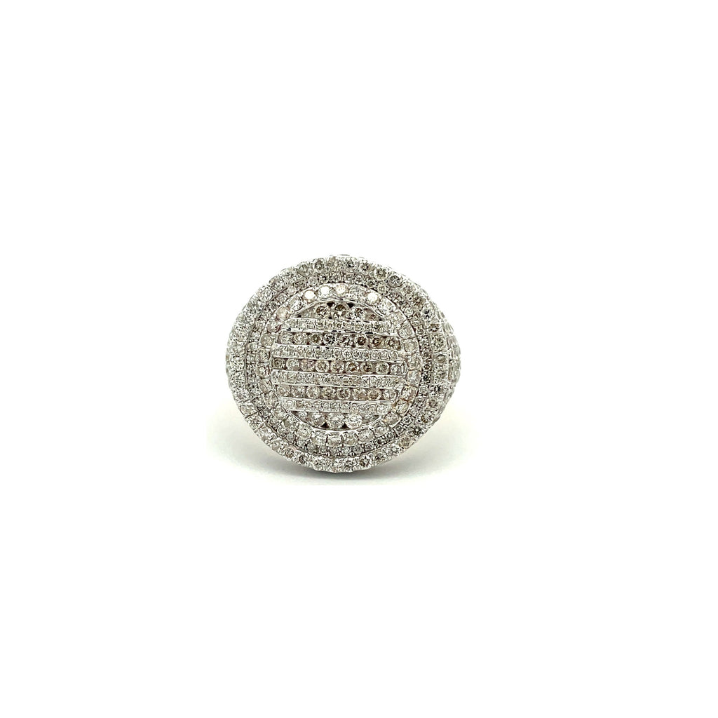 White gold cluster diamond round shape ring